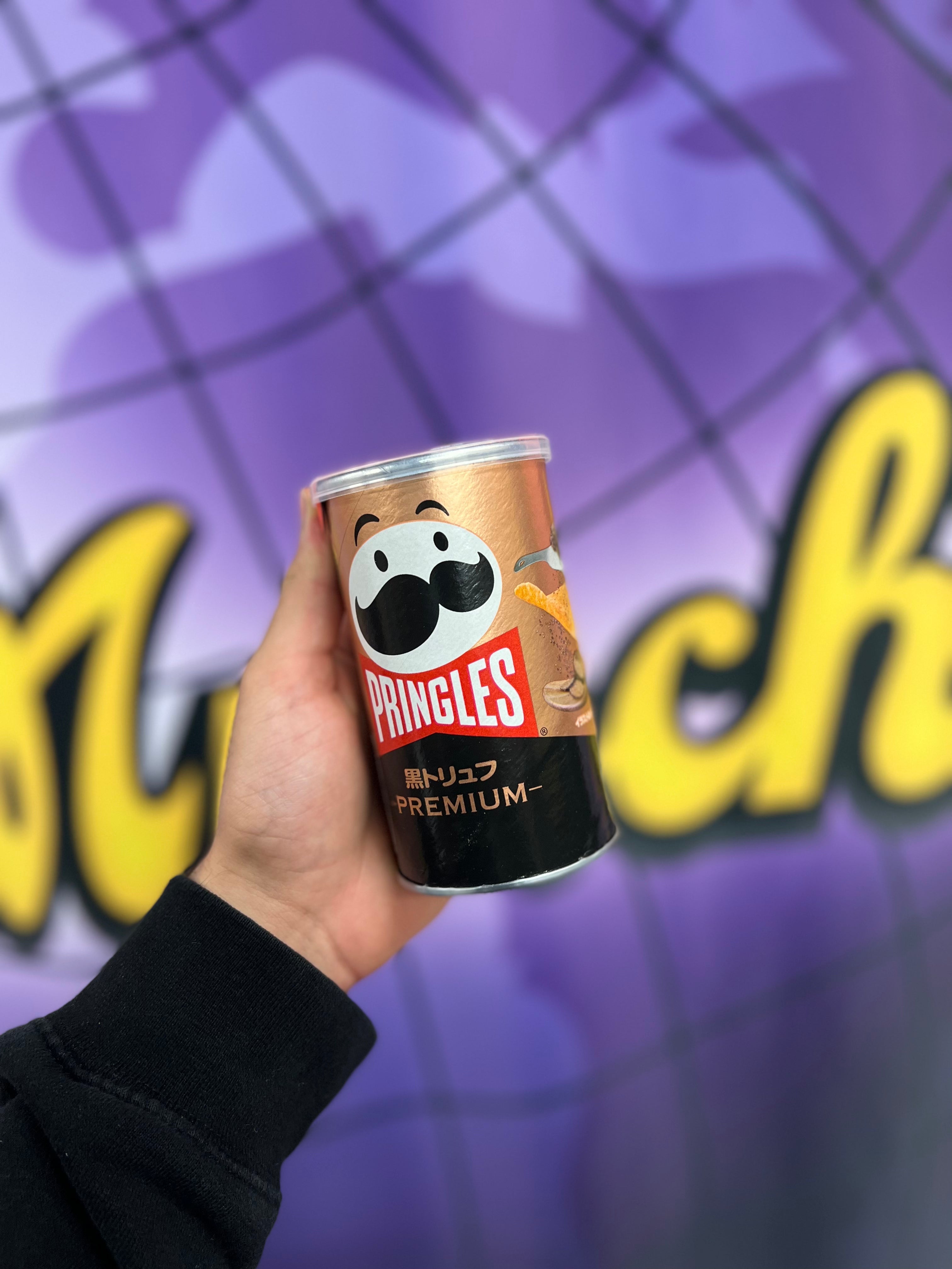 Pringles Black Limited Edition] Black Truffle 50g Pringles Potato